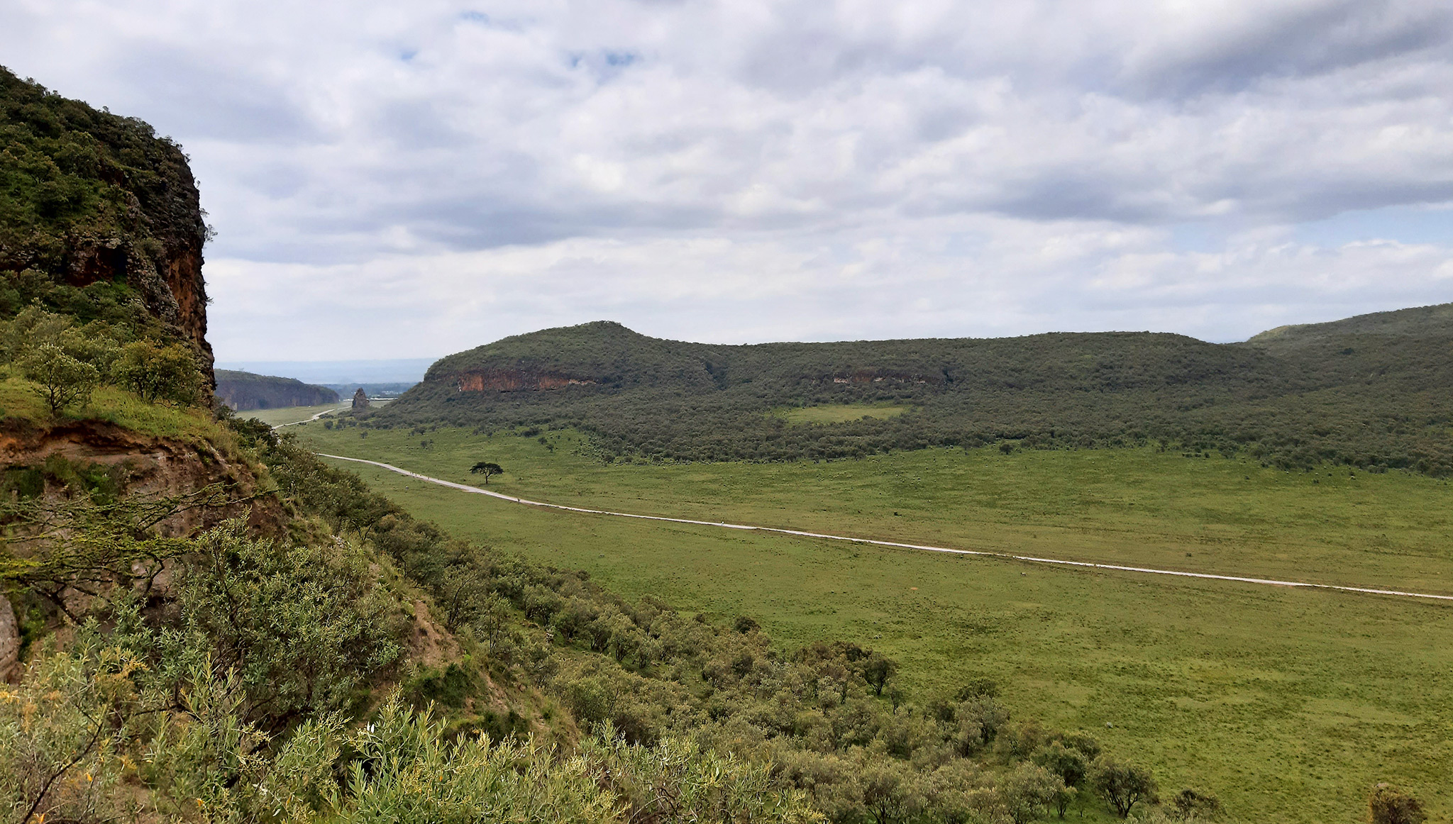 Hell’s Gate National Park Safaris & Travel Guide